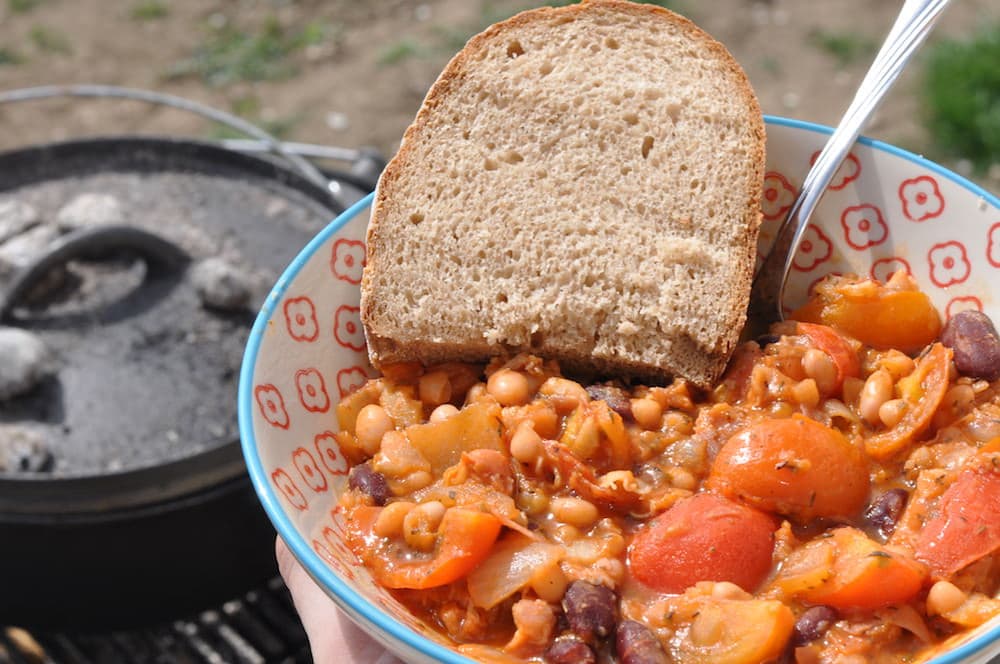 Bud Spencer's Bohneneintopf im Dutch Oven- aufgetischt.net