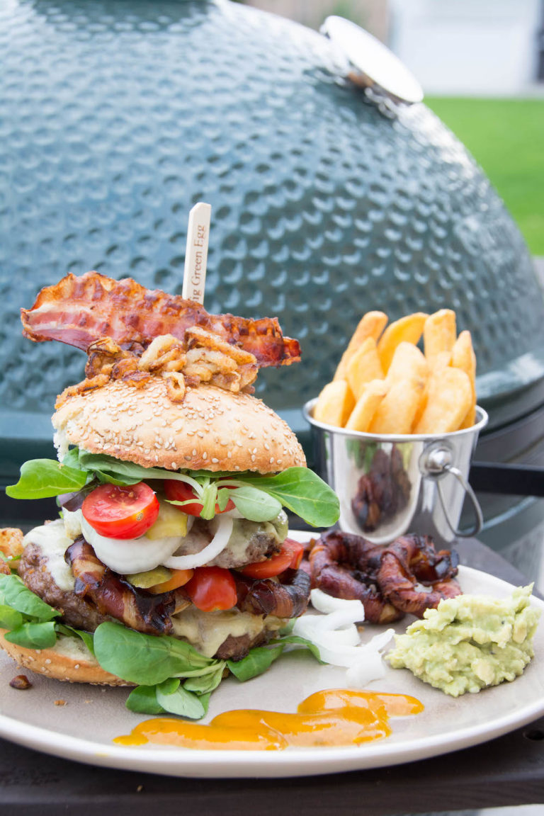 Jumbo Cheeseburger mit perfekten Burger Buns - Aufgetischt.net