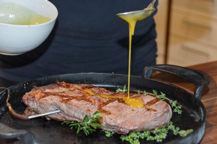 Entrecôte in der Salzkruste vom French Charolais - Aufgetischt.net